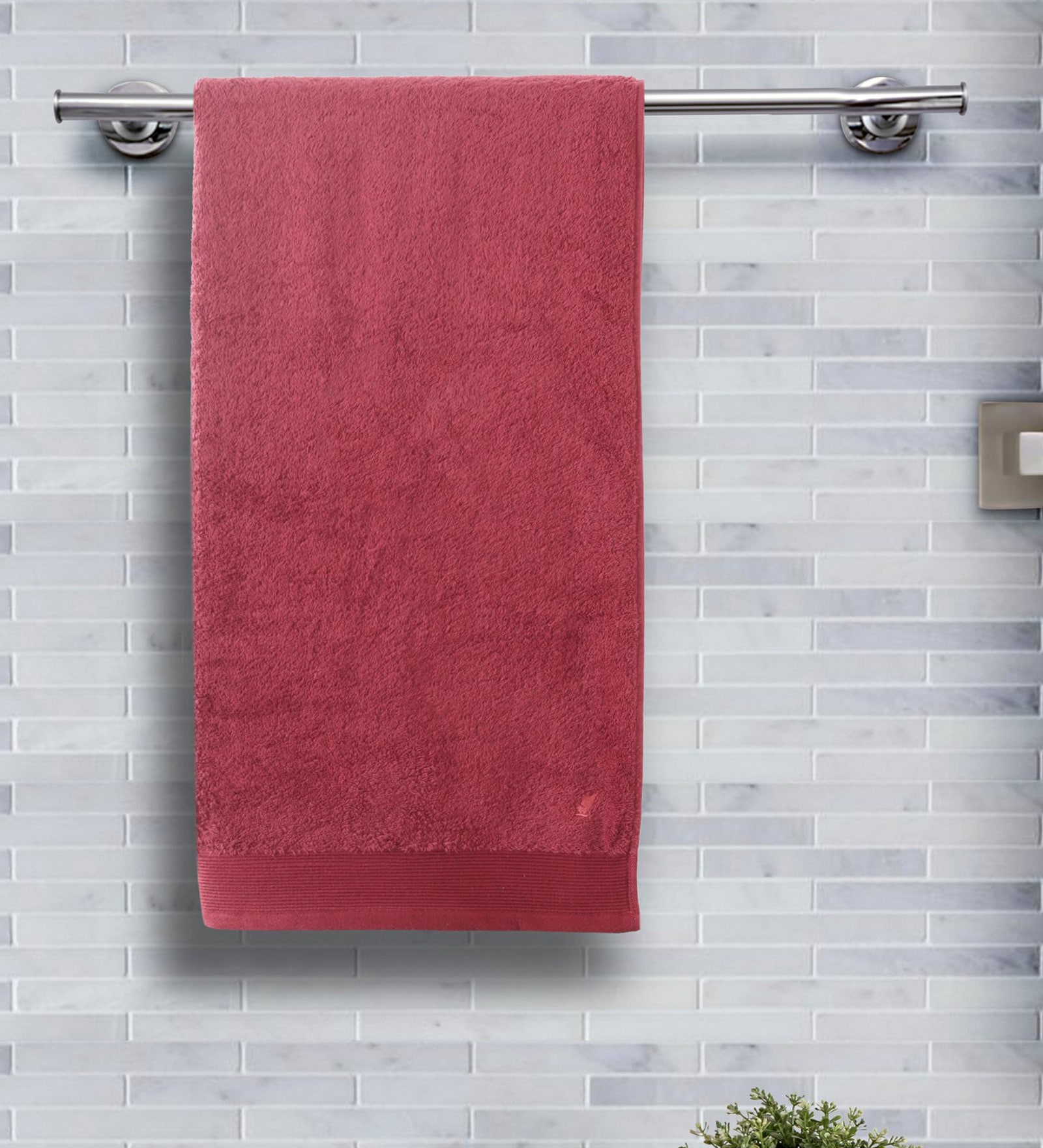 Buy Maroon Solid 550 GSM 100 % Cotton Bath Towel by Maspar at 20% OFF ...