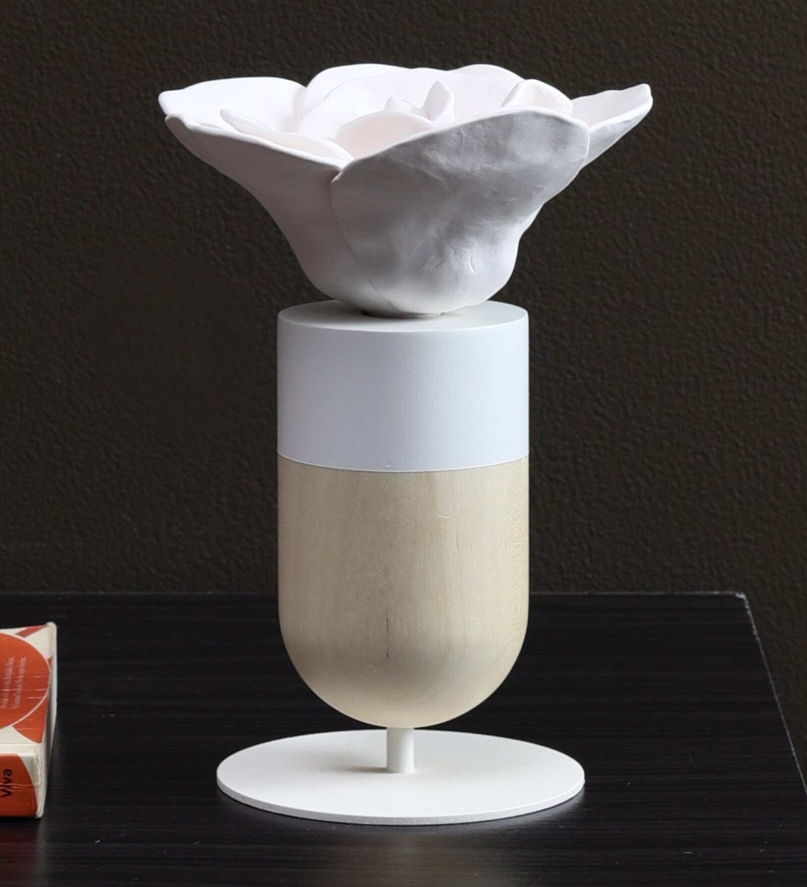 Buy Aroma Ceramic Irene Table Vase at 20% OFF by Aesthetics | Pepperfry