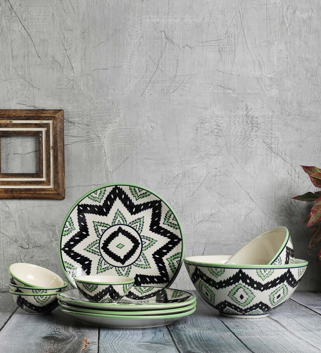 Buy Aztec Green & Black 10 Pcs Ceramic Dinner Set by Vareesha at 35% ...