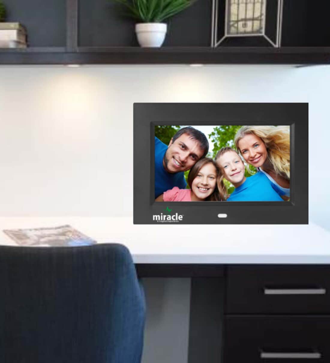 Buy Black Plastic 7 Inch Digital-Photo Frame at 32% OFF by Miracle ...