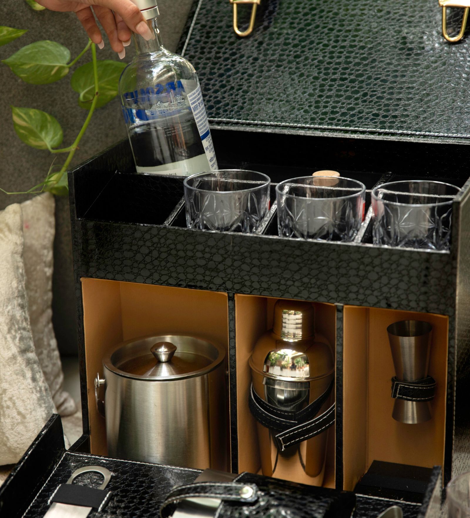Buy Portable Black Leather (Set of Missing) Bar Set at 22% OFF by ...