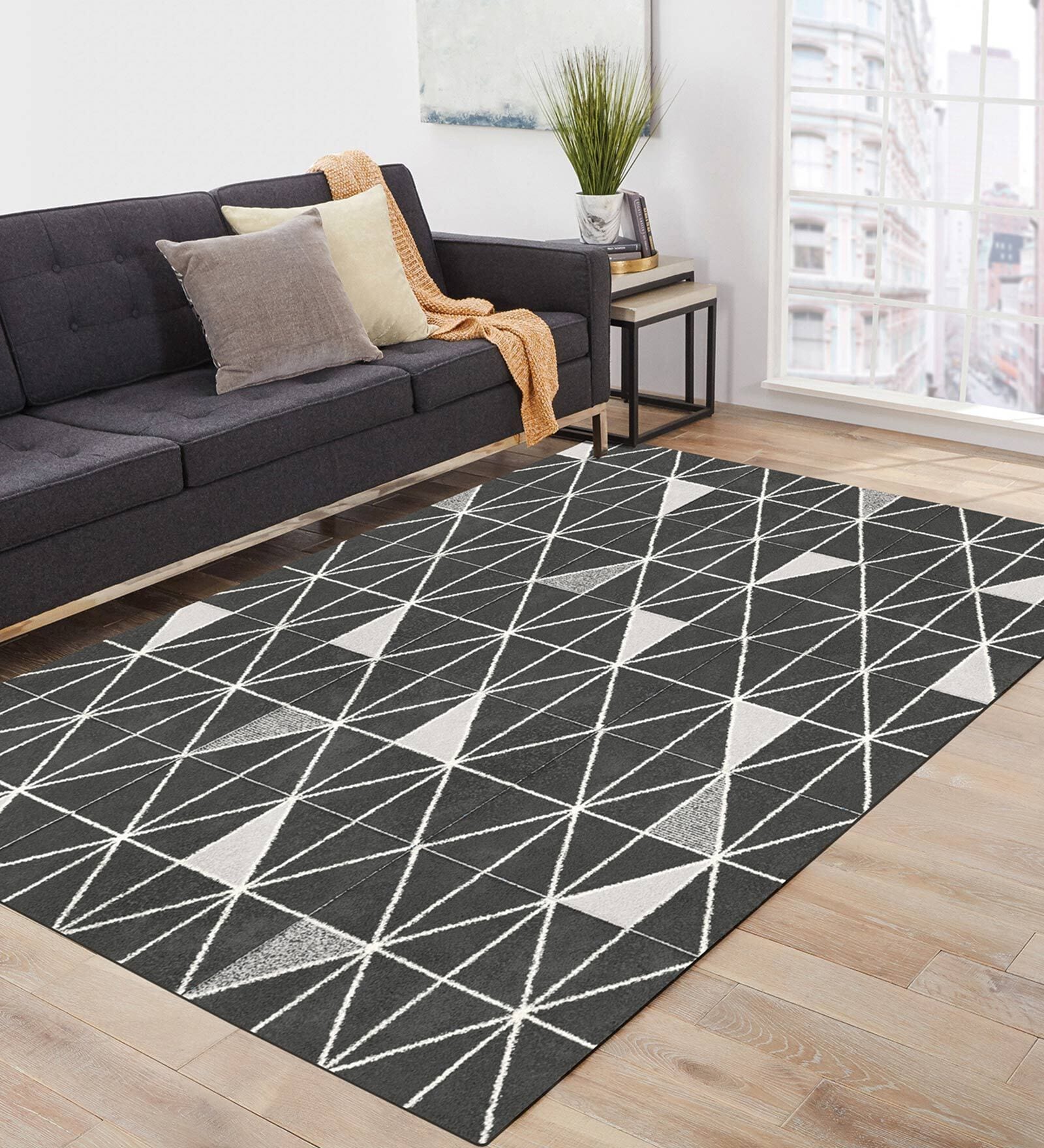 Buy Black Polypropylene Geometrical 4 x 6 Feet Machine Made Carpet By ...