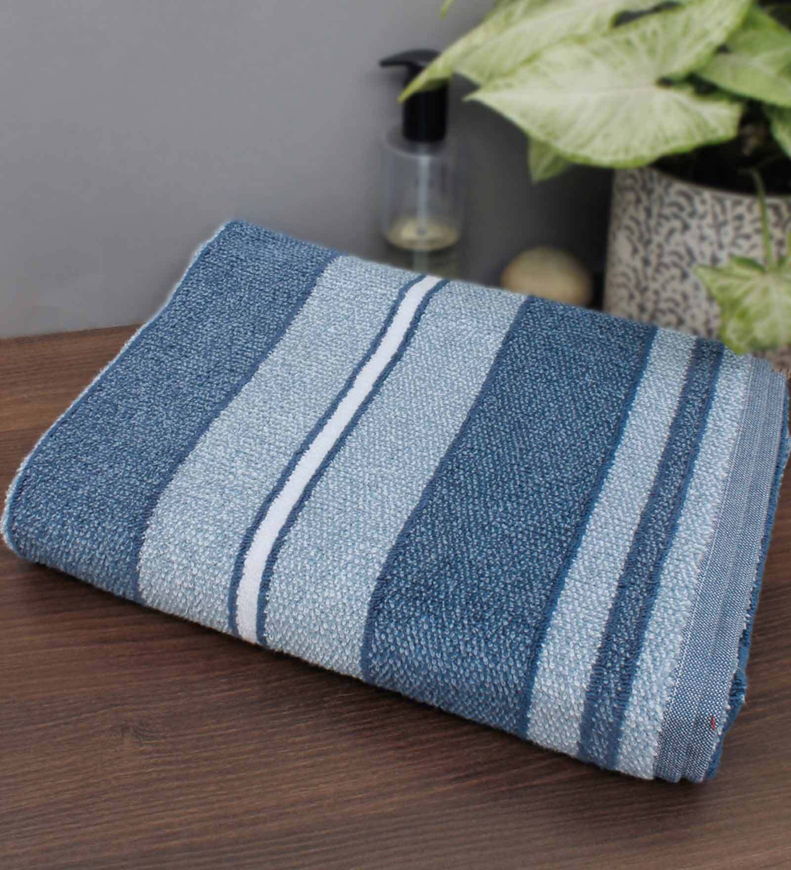 Buy Blue Patterned 500 GSM Cotton Bath Towel by AVI Living at 31% OFF by AVI Living | Pepperfry