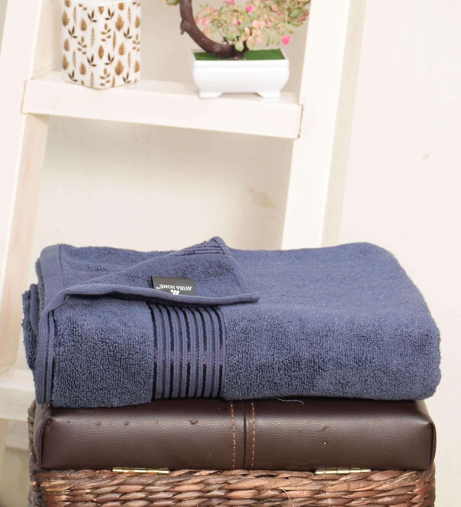 Buy Blue Solid 510 GSM Cotton Bath Towel by AVI Living at 25% OFF by AVI Living | Pepperfry