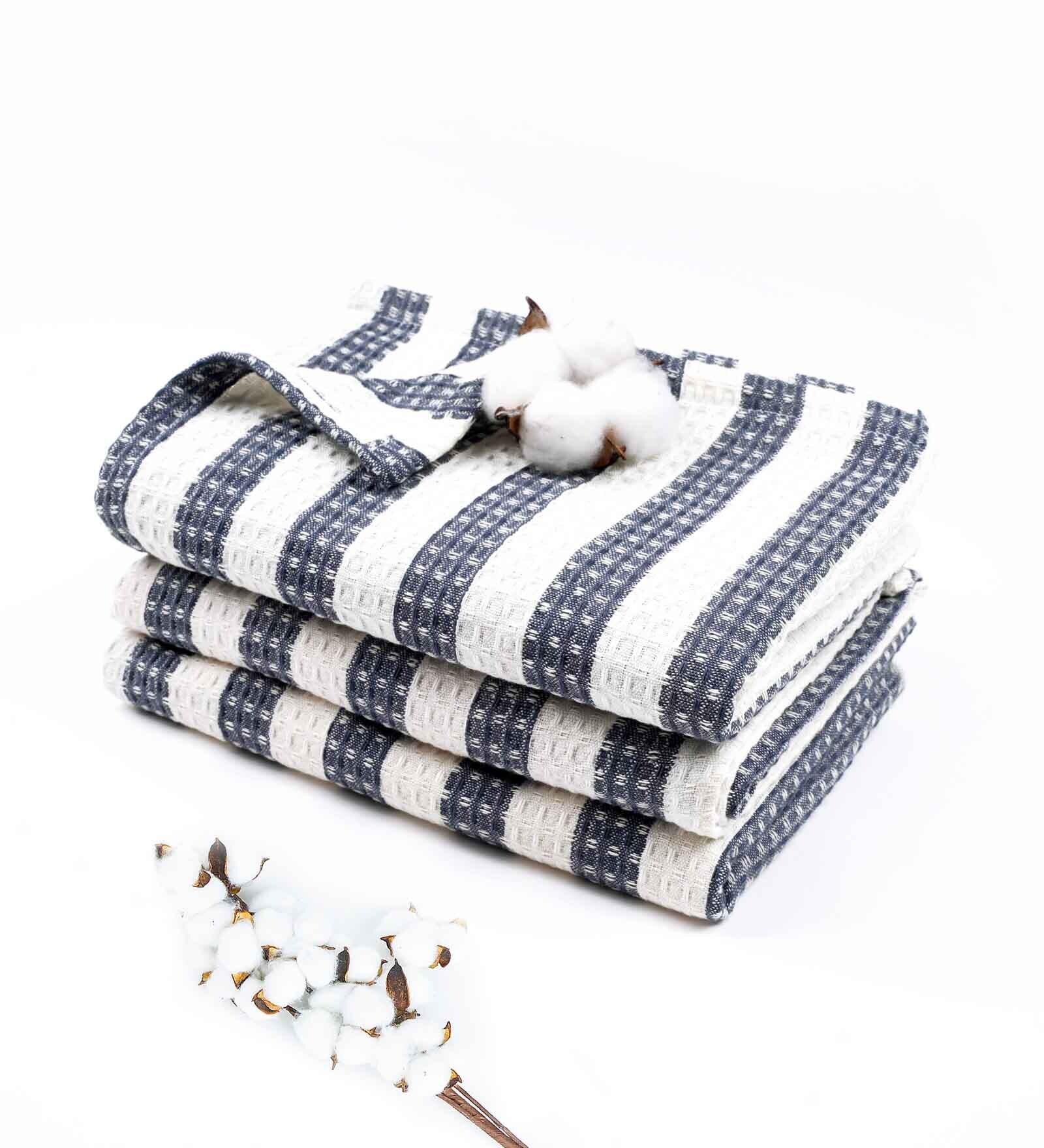 Buy Blue Cotton Multpurpose 217 GSM 3 Pcs Hand Towels at 73% OFF by DOCTOR TOWELS | Pepperfry