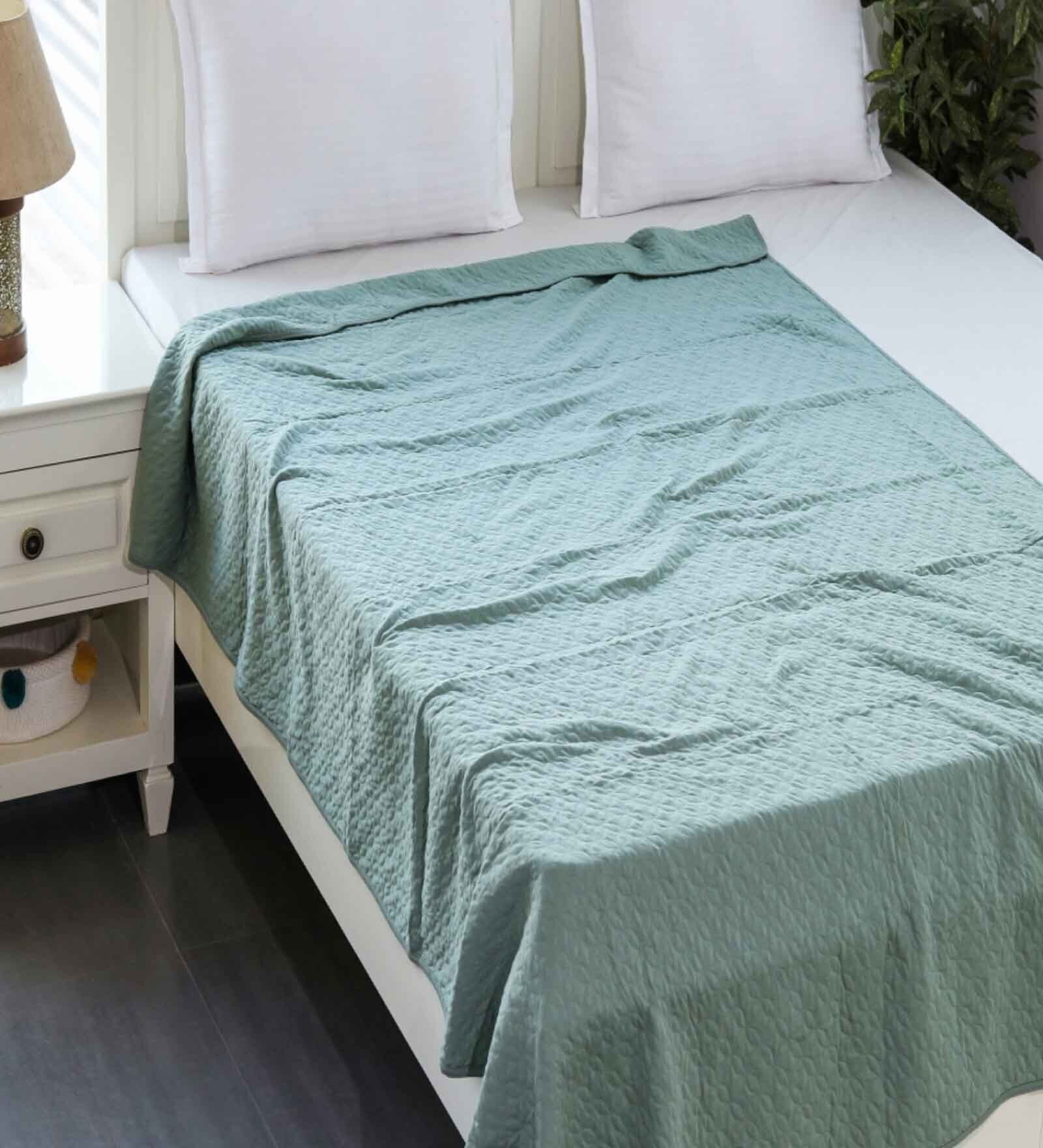 Buy Blue Polyster Solid 120 Gsm Single Bed Quilts By Pluchi at 100% OFF ...