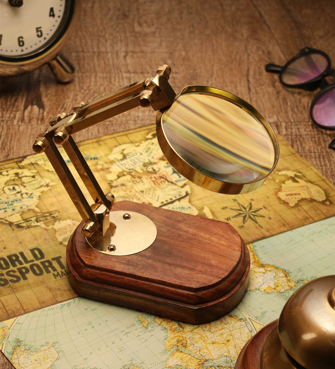Magnifying Glass Table Top Decorative Collectible Nautical Vintage magnifying-glass-table-top-decorative-collectible-nautical-vintage