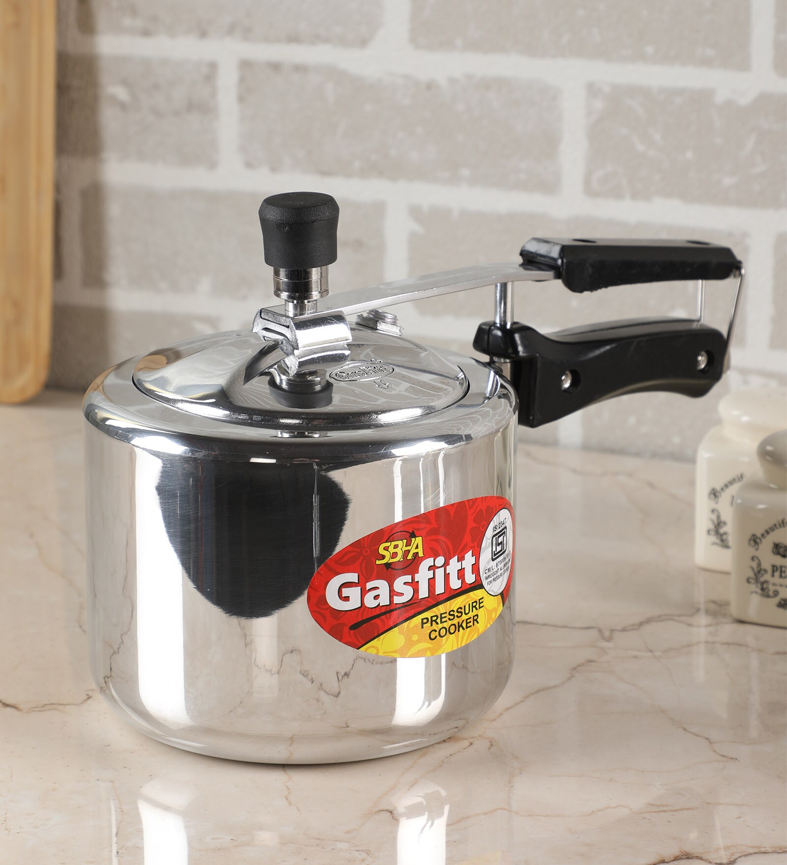 Buy Classic Aluminium 2 Ltr. Pressure Cooker-Inner Lid By Gasfitt ...