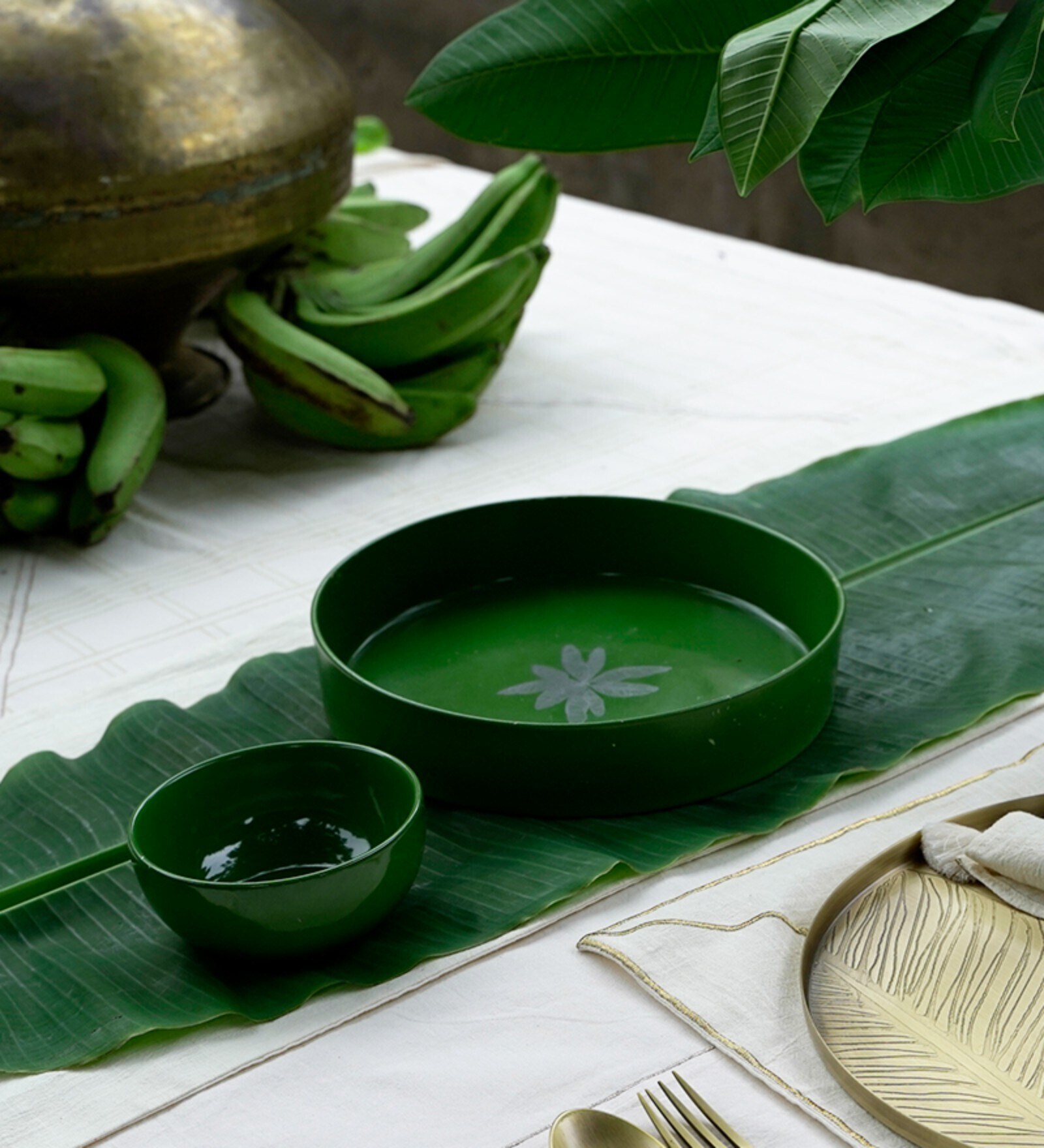 Buy Cochin Kansa Green Porcelain Dinner Plate by Ritu Kumar Home at 55% ...