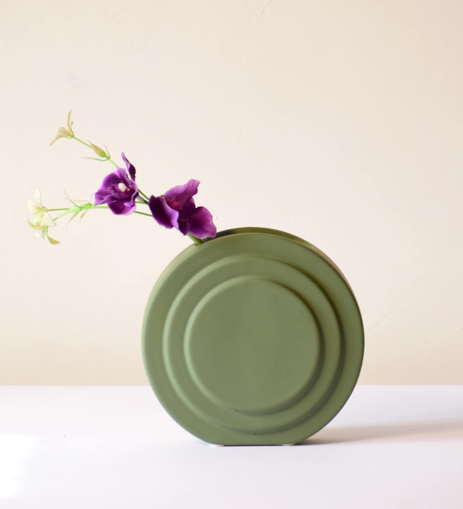 Buy Contour Round Demarius Ceramic Table Vase at 31% OFF by Morcee ...
