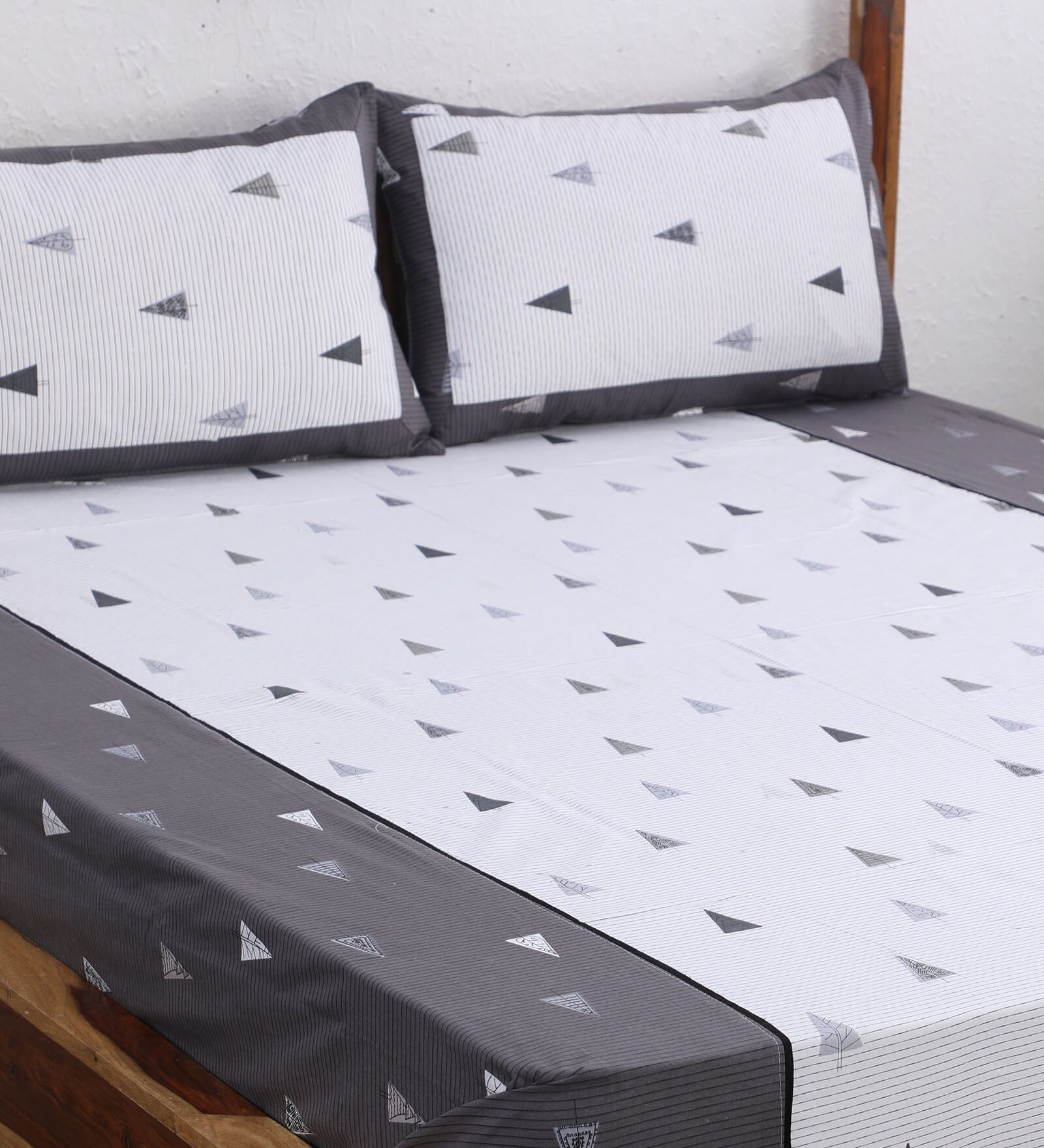 Buy Cotton 280 TC Double Bed Sheet with 2 Pillow Covers by Sleep Dove ...