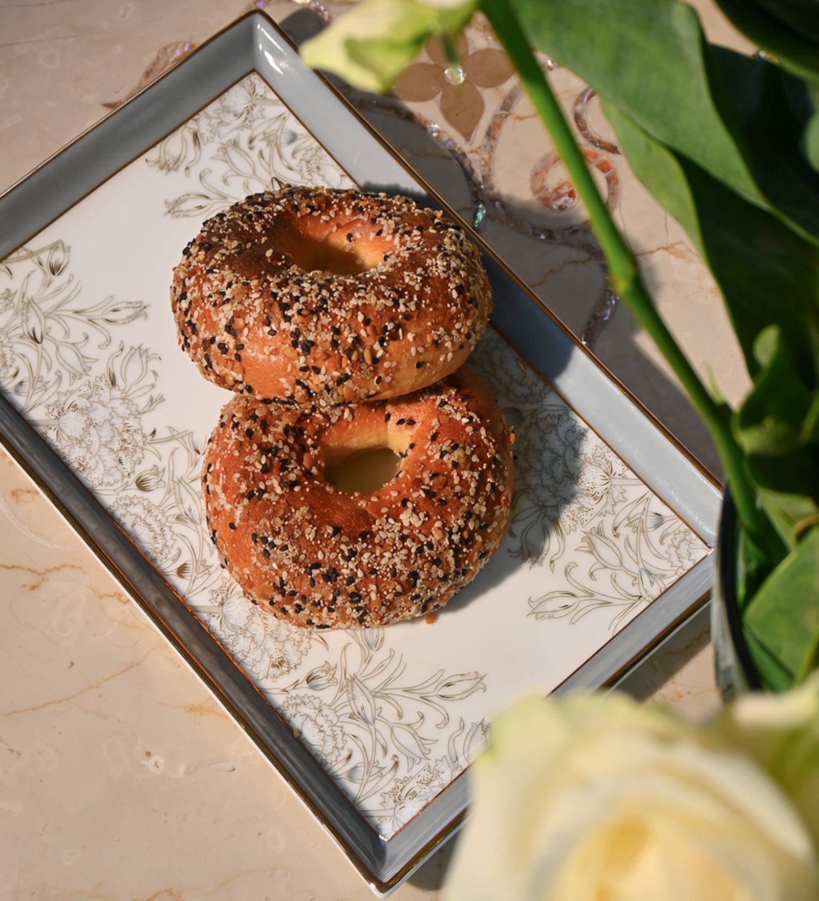 Buy Dankotuwa Grey Iris Rectangle Tray at 100% OFF by ICHKAN | Pepperfry