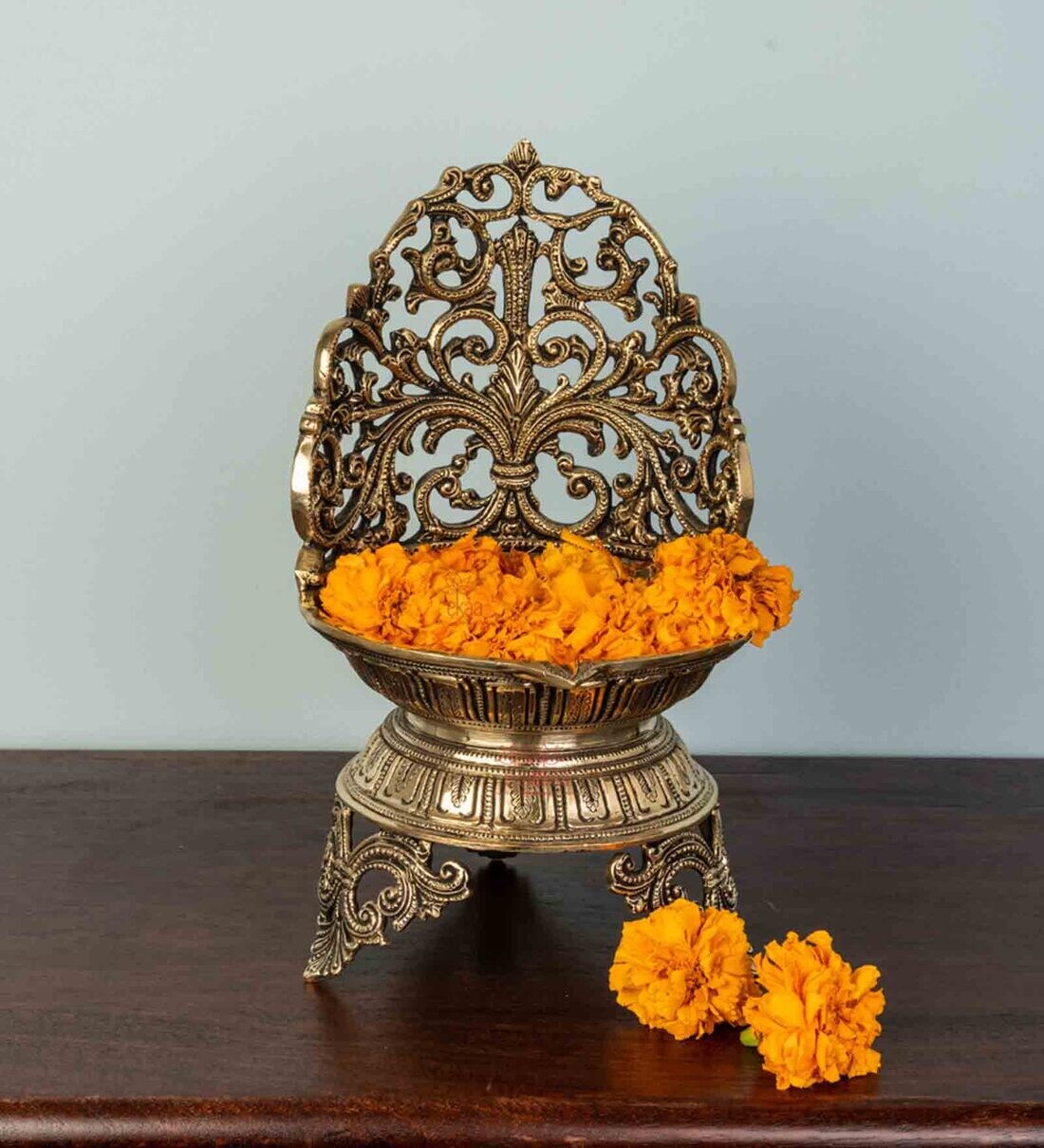 Buy Gold Brass Diya Stand with Arch Traditional Urli bowl by Ekaa at 29 ...