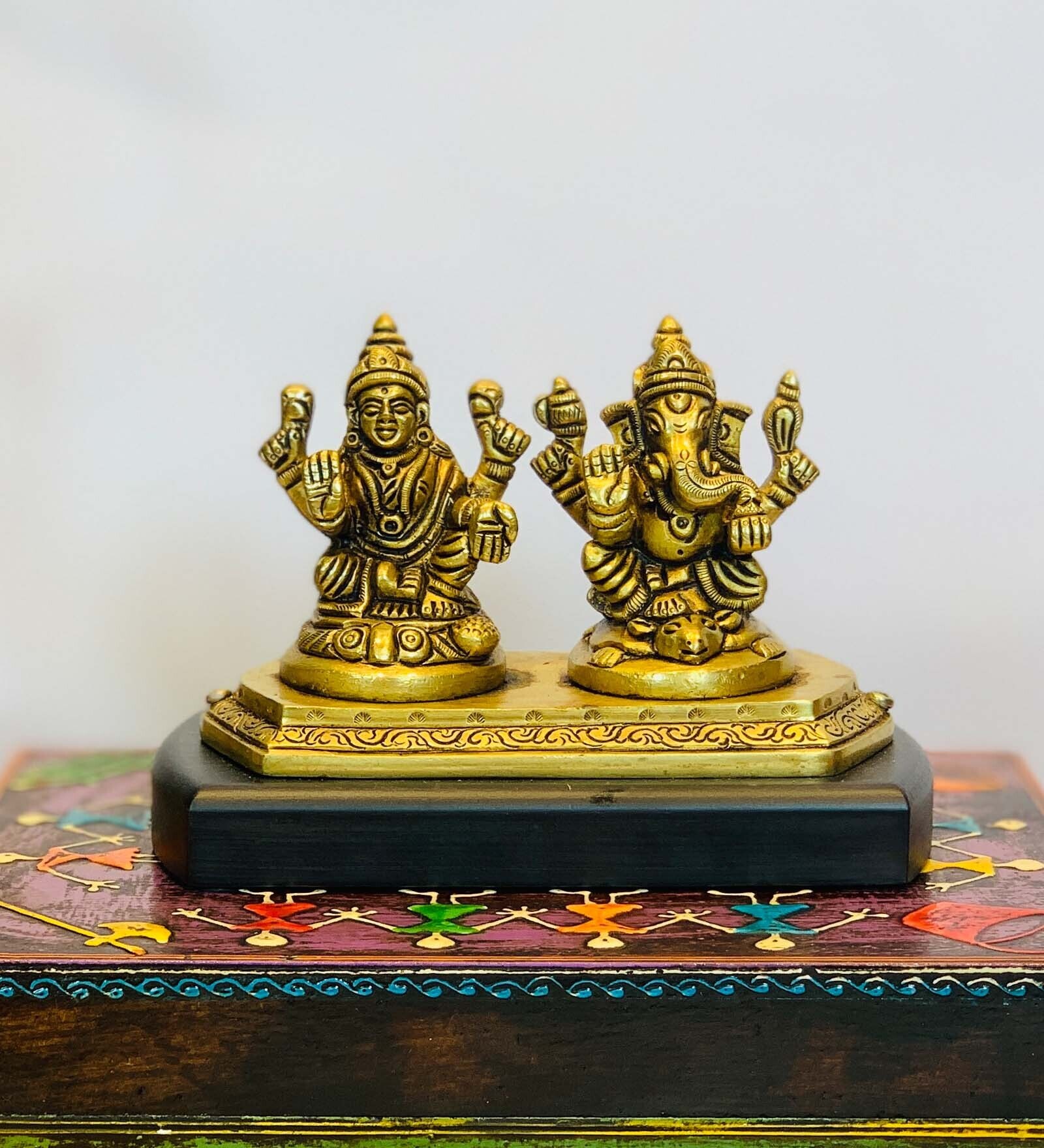 Buy Gold Brass Ganesh And Laxmi Idol by Suriti The Culture Shop Online ...