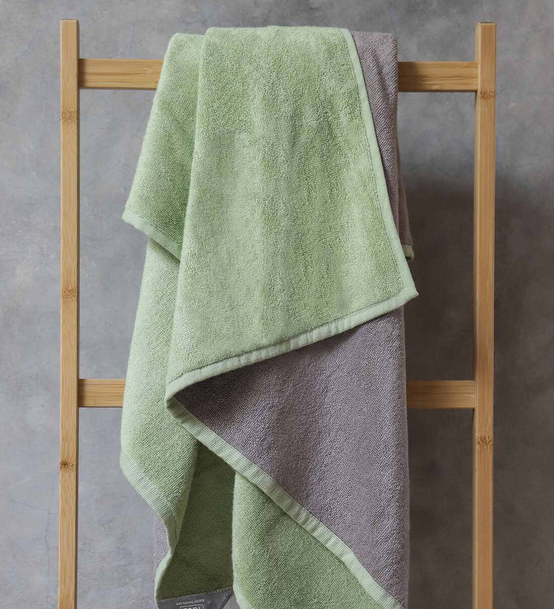 Buy Green Cotton Blend Solid 600 GSM Bath Towel (1 Pc) by DOCTOR TOWELS ...