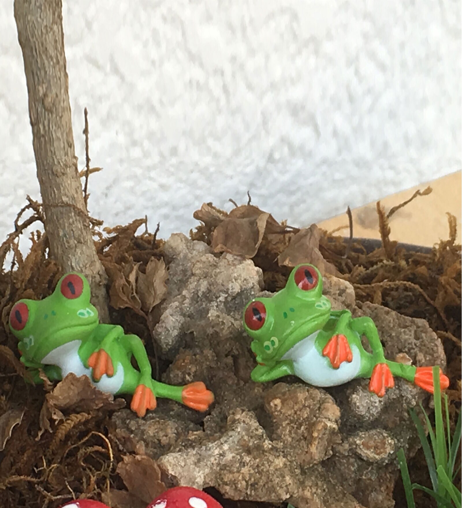 Buy Green Plastic Freaking Frog Set Of 10 Garden Figurine at 36% OFF by ...