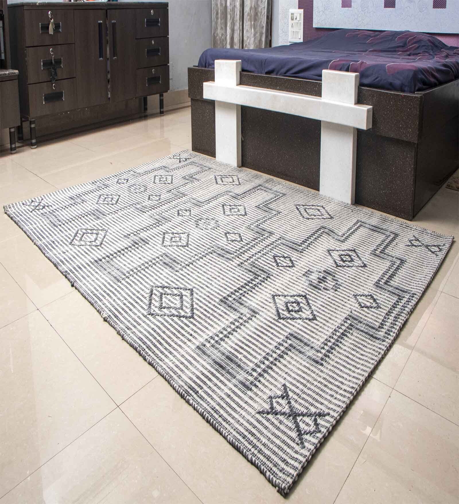 Buy Grey Geometric Polyester 5 ft x 7 ft Machine Made Carpet at 31% OFF ...