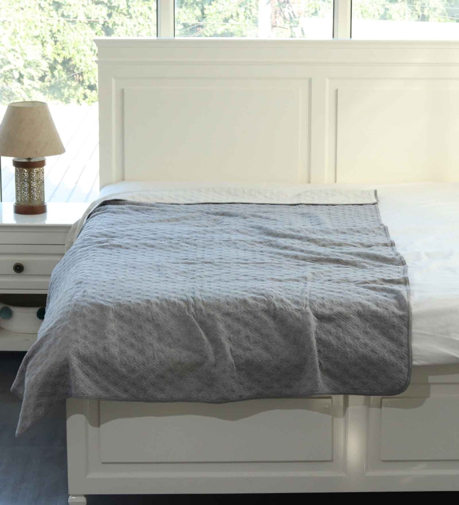 Buy Grey Polyster Abstract 120 Gsm Single Bed Quilts By Pluchi at 100% ...