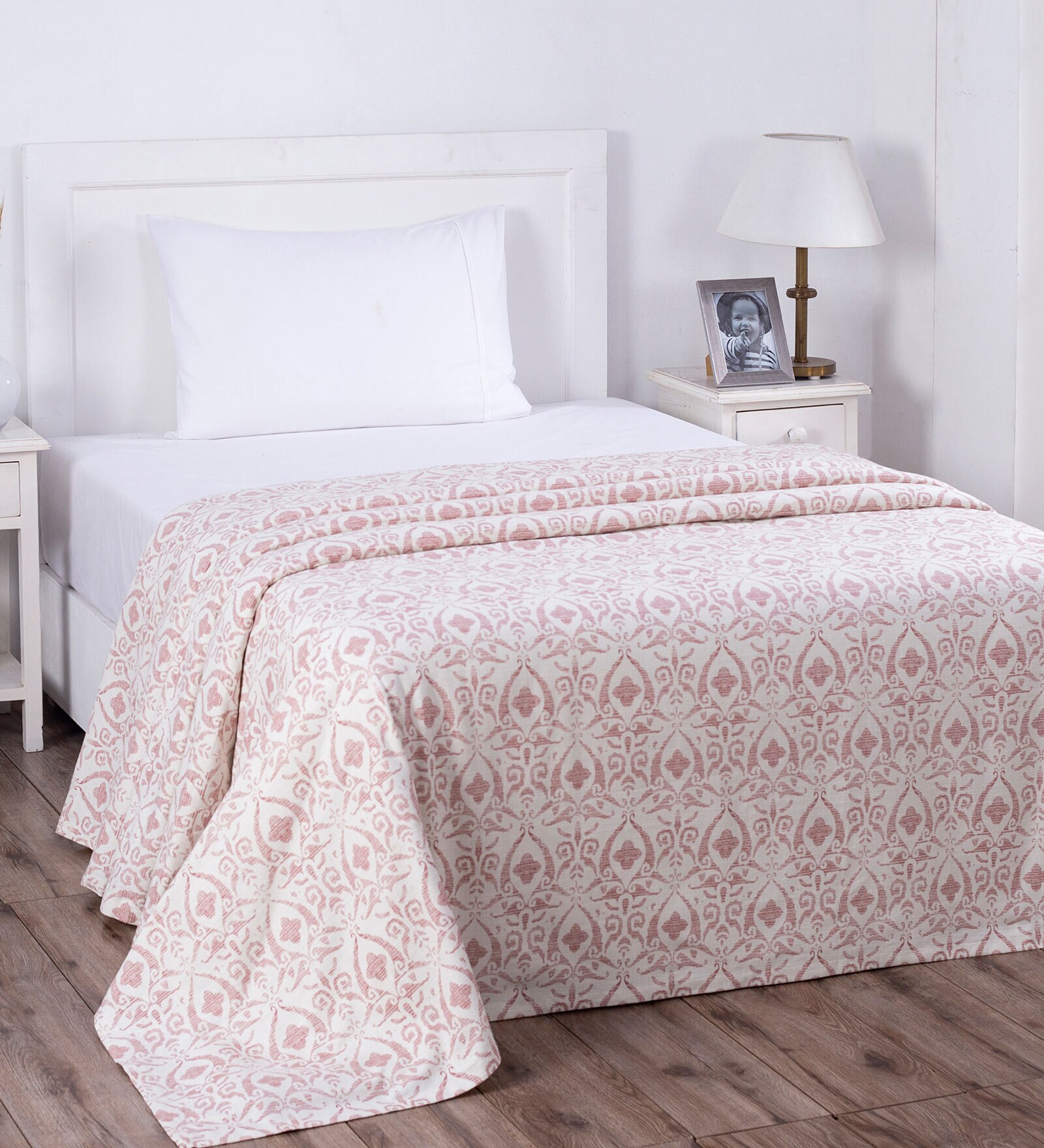 Buy Hues Rustic Clash Red Print Single Bed Cover By maspar at 53% OFF ...