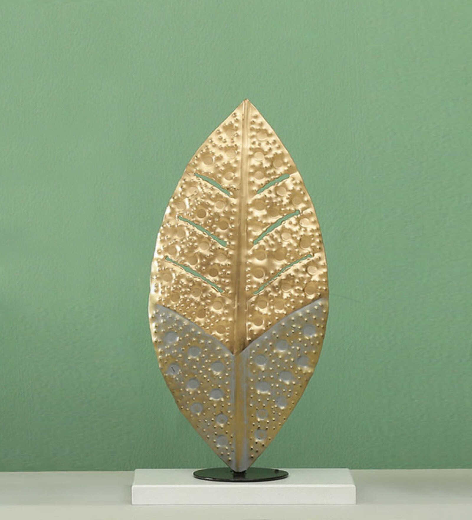 Buy Iron Reyan Arnav Leaf Showpiece at 35% OFF by Vedas | Pepperfry