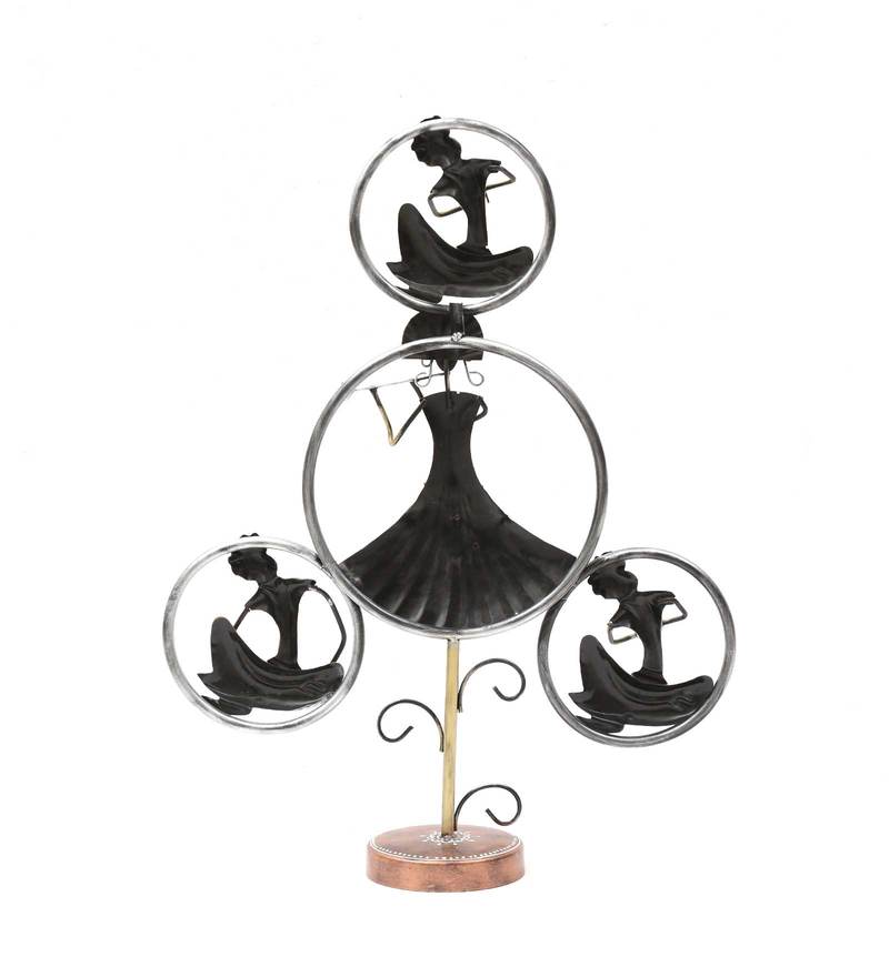 Buy Iron Painted Circle Doll Frame With Stand By Jasolika Creations ...