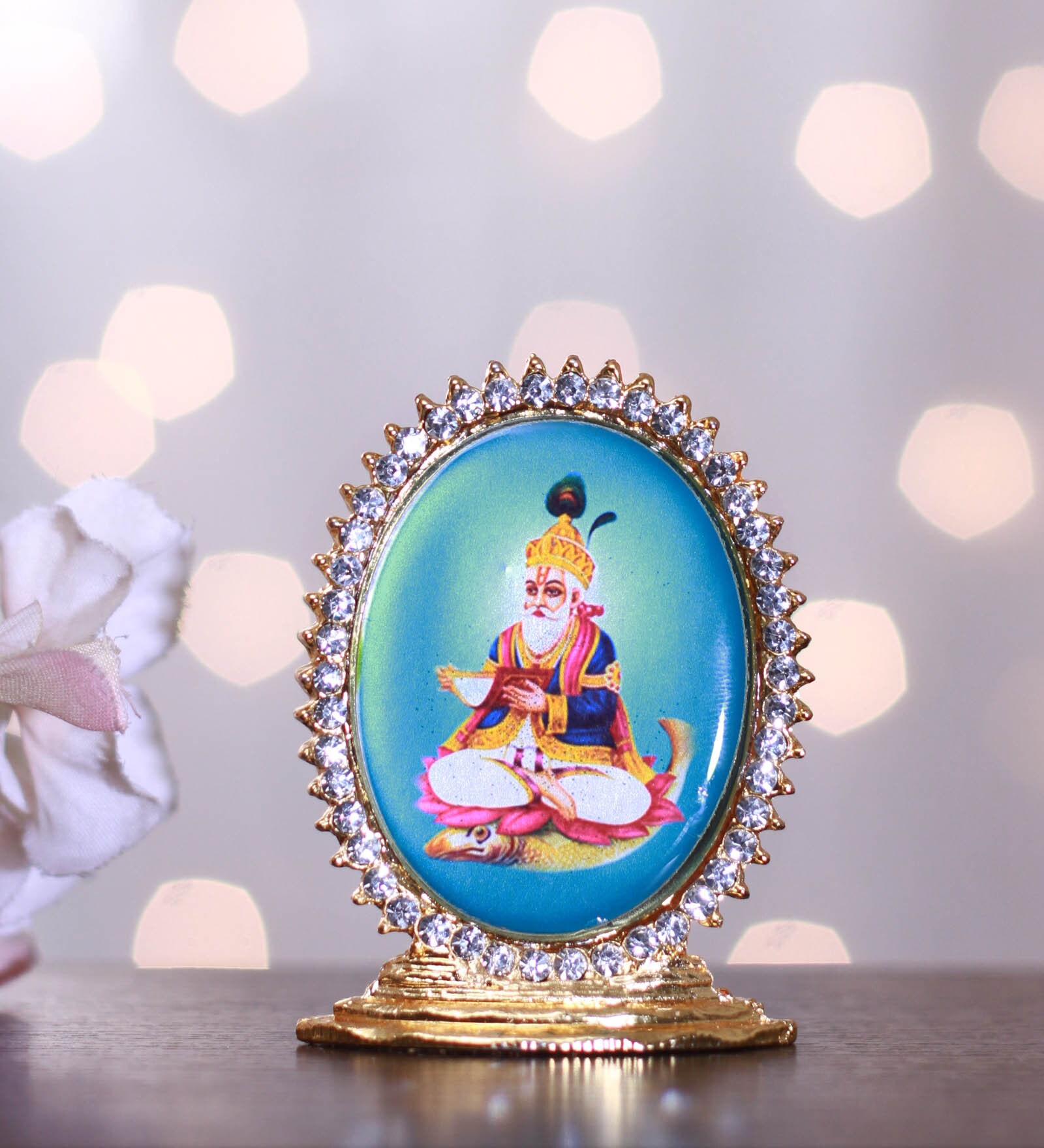 Buy Multicolour Iron Guru Jhulelal Idol by Itiha Online - Lakshmi ...