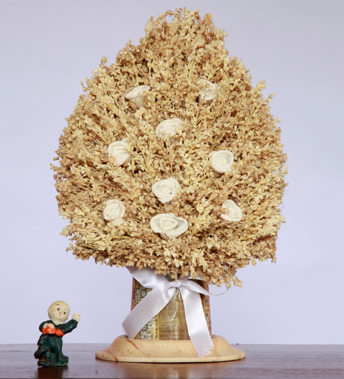 Buy Ivory Small Inverted Heart Shaped Sola Flower Arrangement On A ...