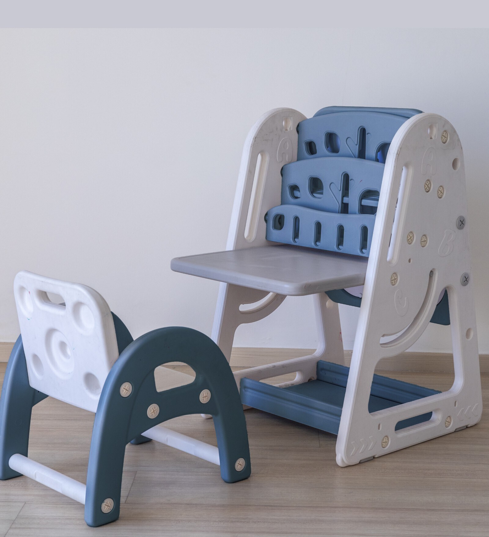 Buy Lenny Plastic Infant Desk in Blue & White Colour with Book Rack ...