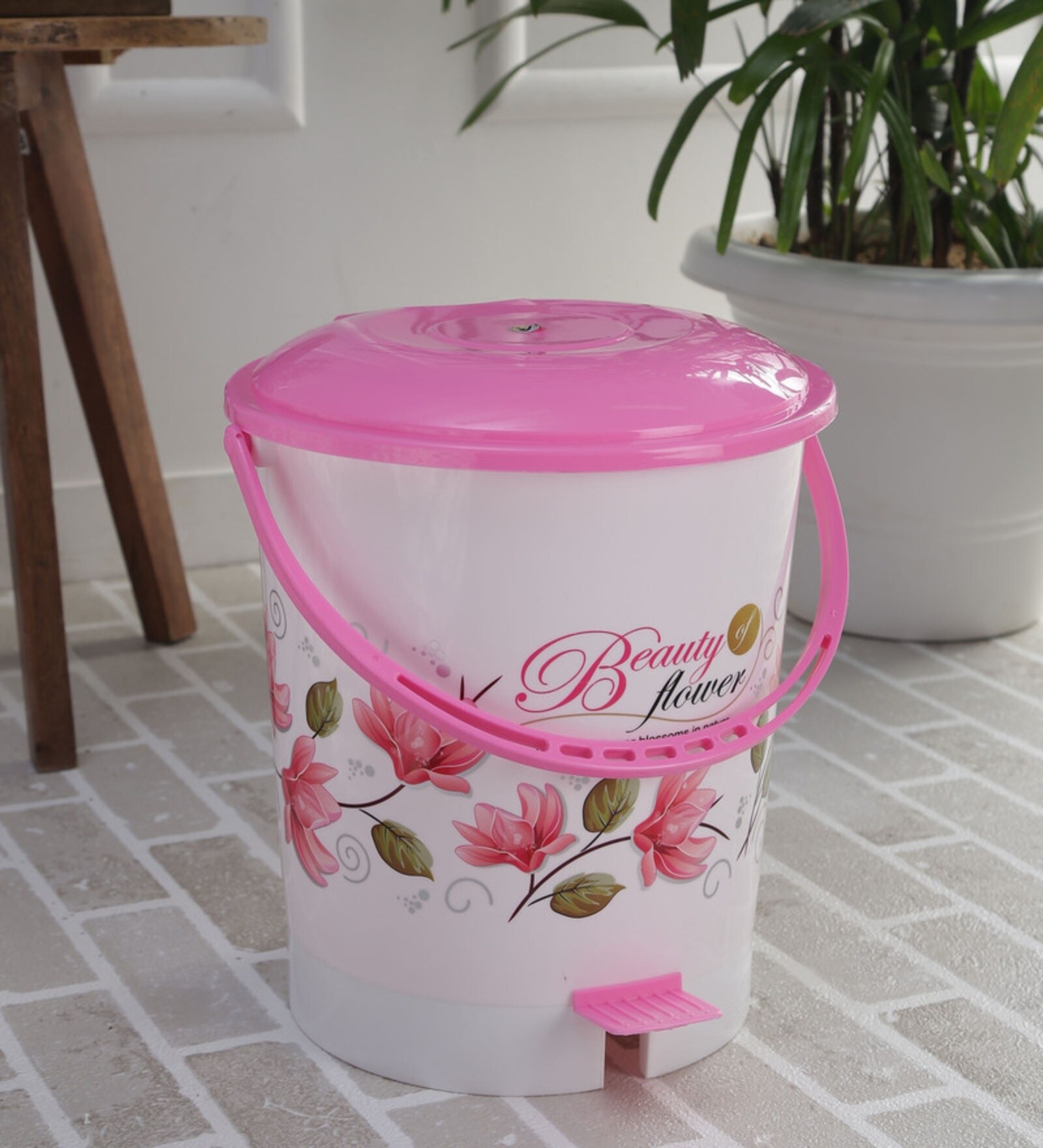 Buy 7 Litres Plastic Pedal Dustbin at 33% OFF by Siti Plast | Pepperfry