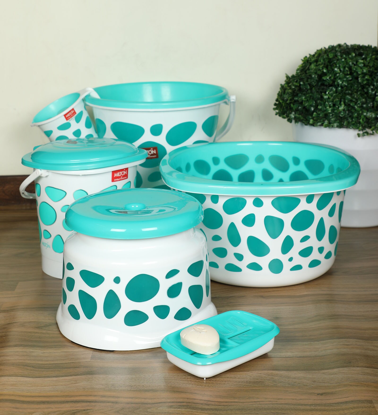 Buy Milton Duplex Spa Green Bathroom Set - Set Of 6 at 1% OFF by Milton ...