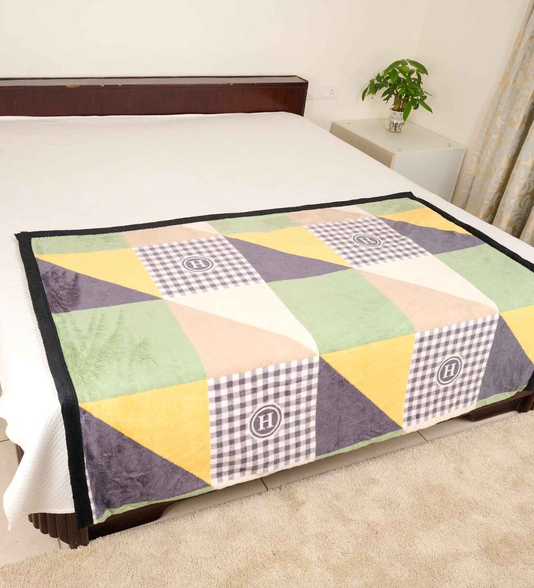 Buy Multicolor Woolen Geometric 370 GSM Double Bed Blankets at 40% OFF ...