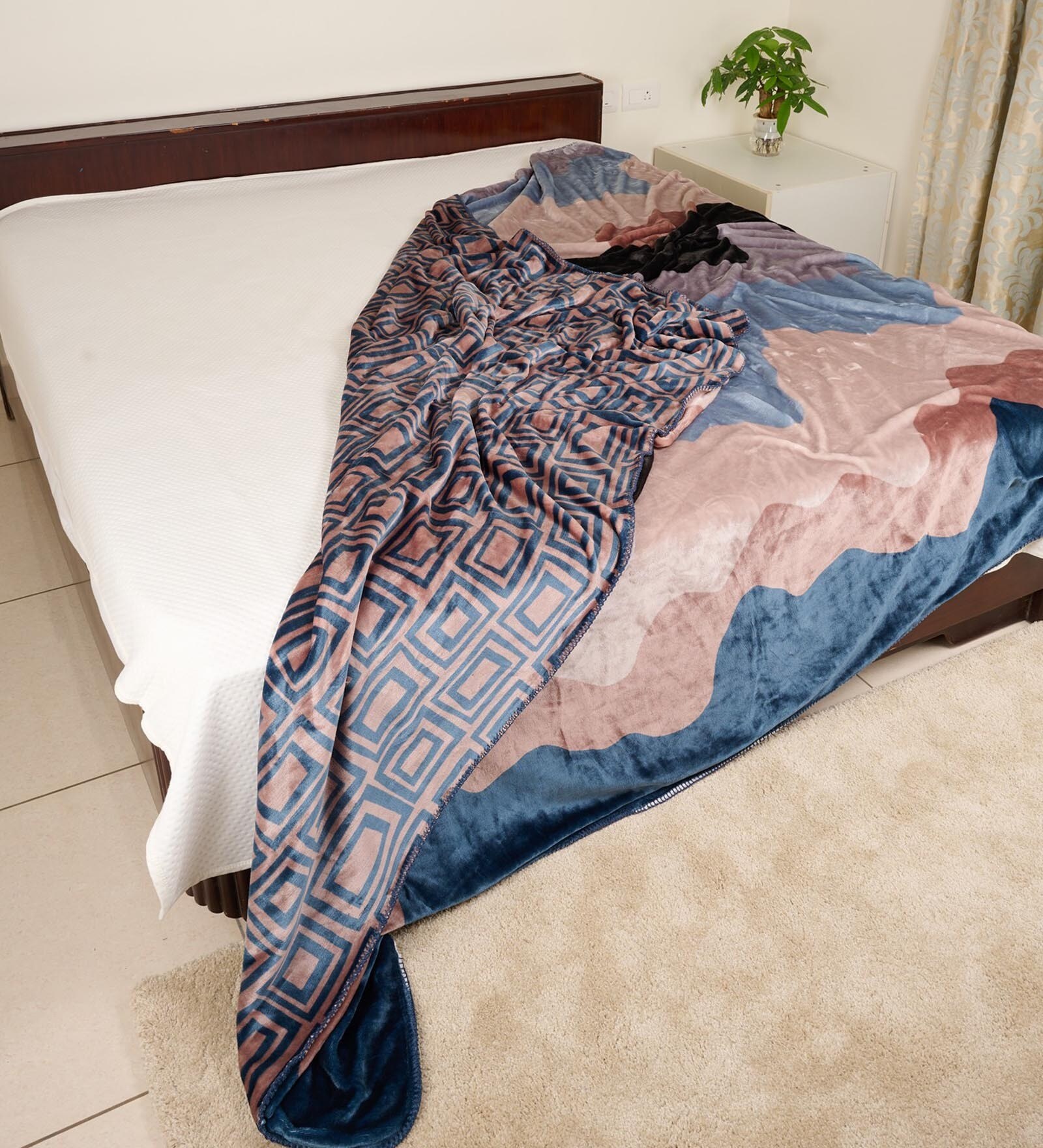 Buy Multicolor Woolen Abstract 370 GSM Double Bed Blankets by Threads ...