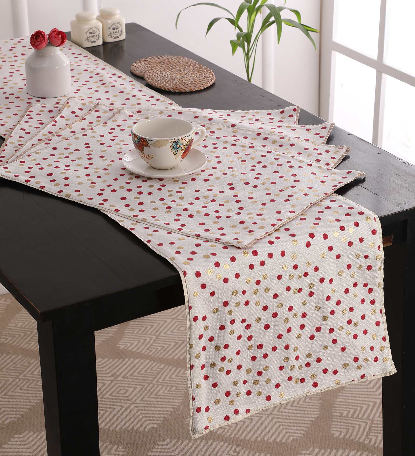 Buy White Cotton Geometric 4 Placemats with 1 Runner by Solaj at 22% ...