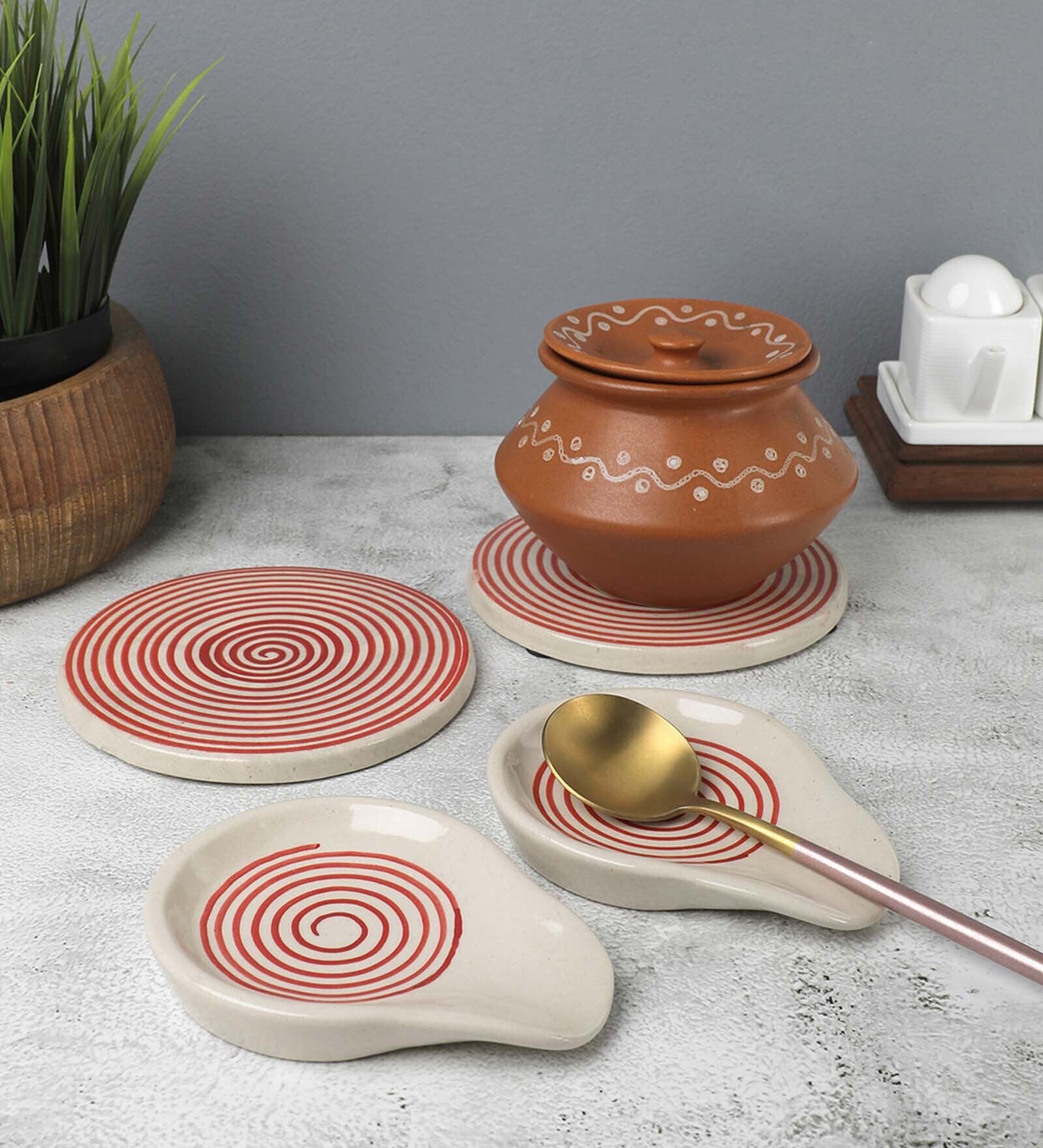 Buy Parikrama Red Spiral (Set of 4) Ceramic Spoon Rest With Trivet by VarEesha at 34% OFF by ...