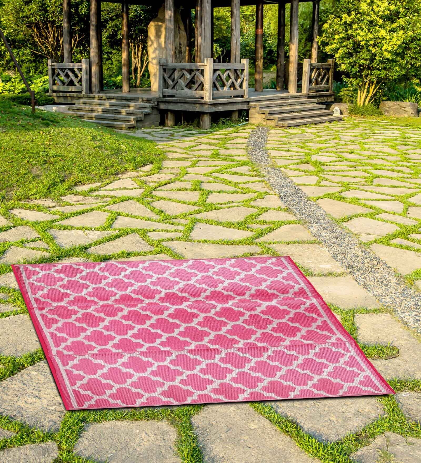Buy Pink Geometrical Polyproylene 6 ft x 6 ft Machine Made Picnic Mats ...