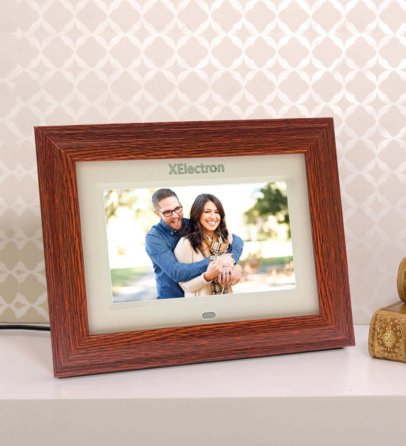 Buy 7 inch LCD Display Plastic Digital Photo Frame in White Colour by ...