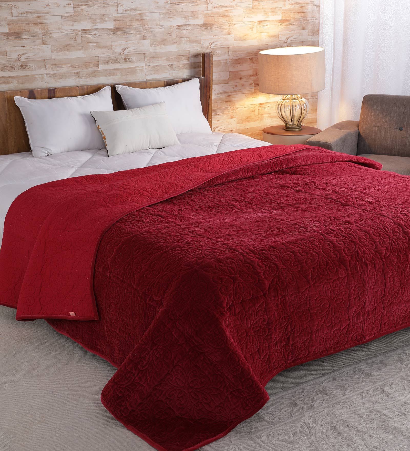 Buy Cotton Double Bed Heavy Winter Quilt at 31% OFF by Solaj | Pepperfry