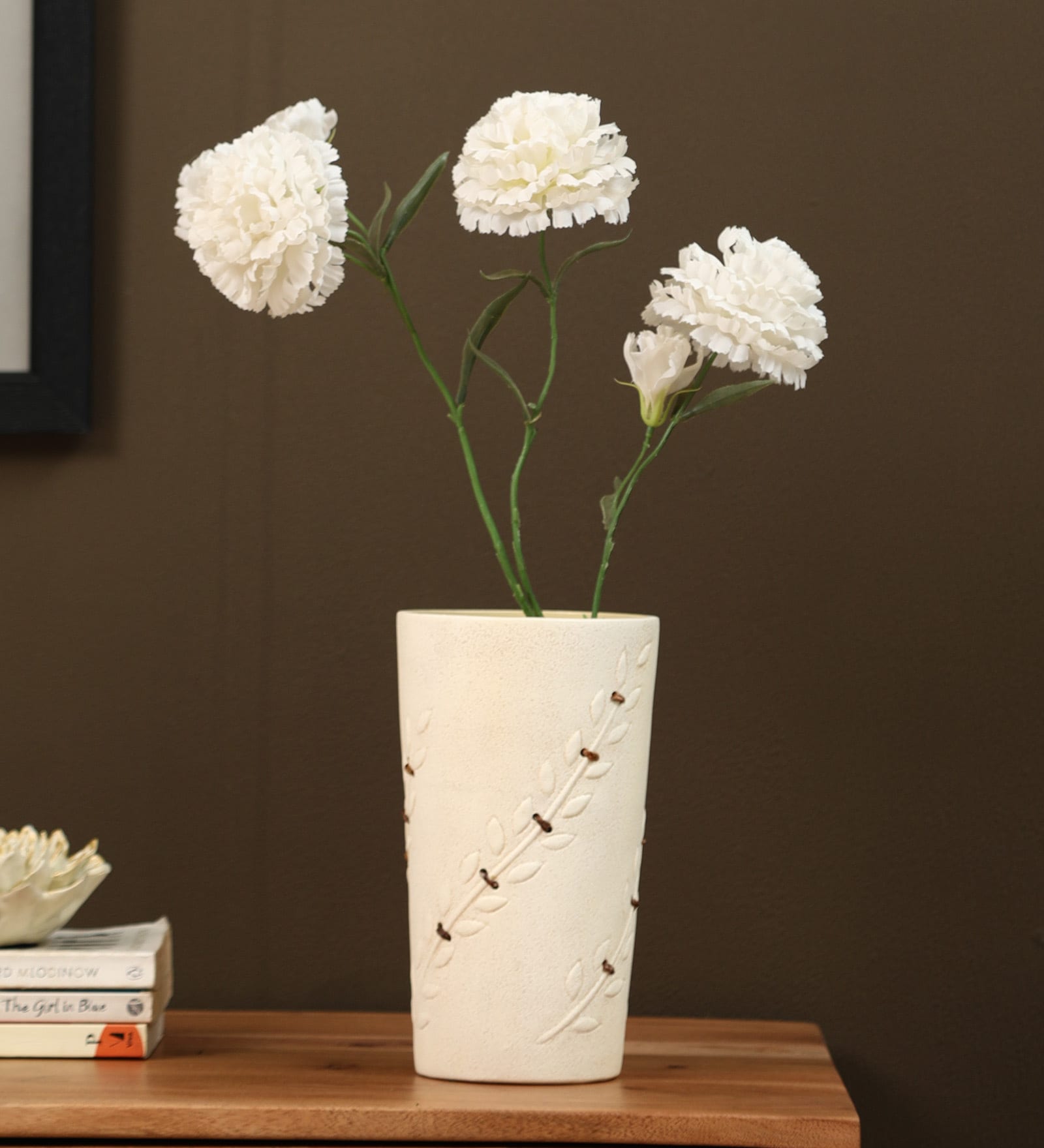 Buy Rhytmic Leaf Livo Ceramic Table Vase at 21% OFF by Aesthetics ...