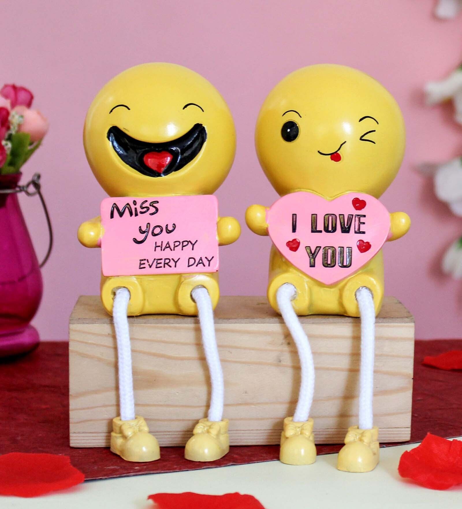 Buy Smiley Long Leg Couple (Set of 2) Polyresin Figurine at 38% OFF by ...