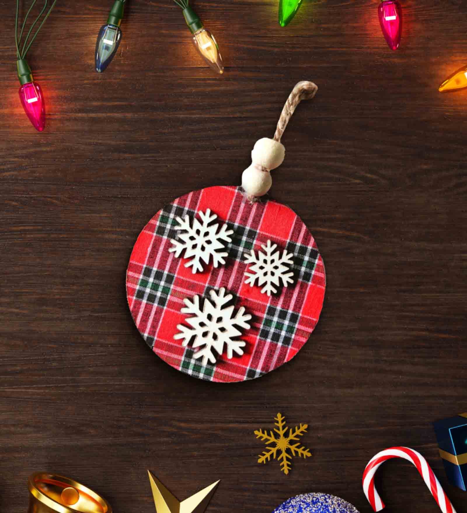 Buy Snow Flakes Multicolor Wooden Wall Art at 69% OFF by Chalk My Theme ...