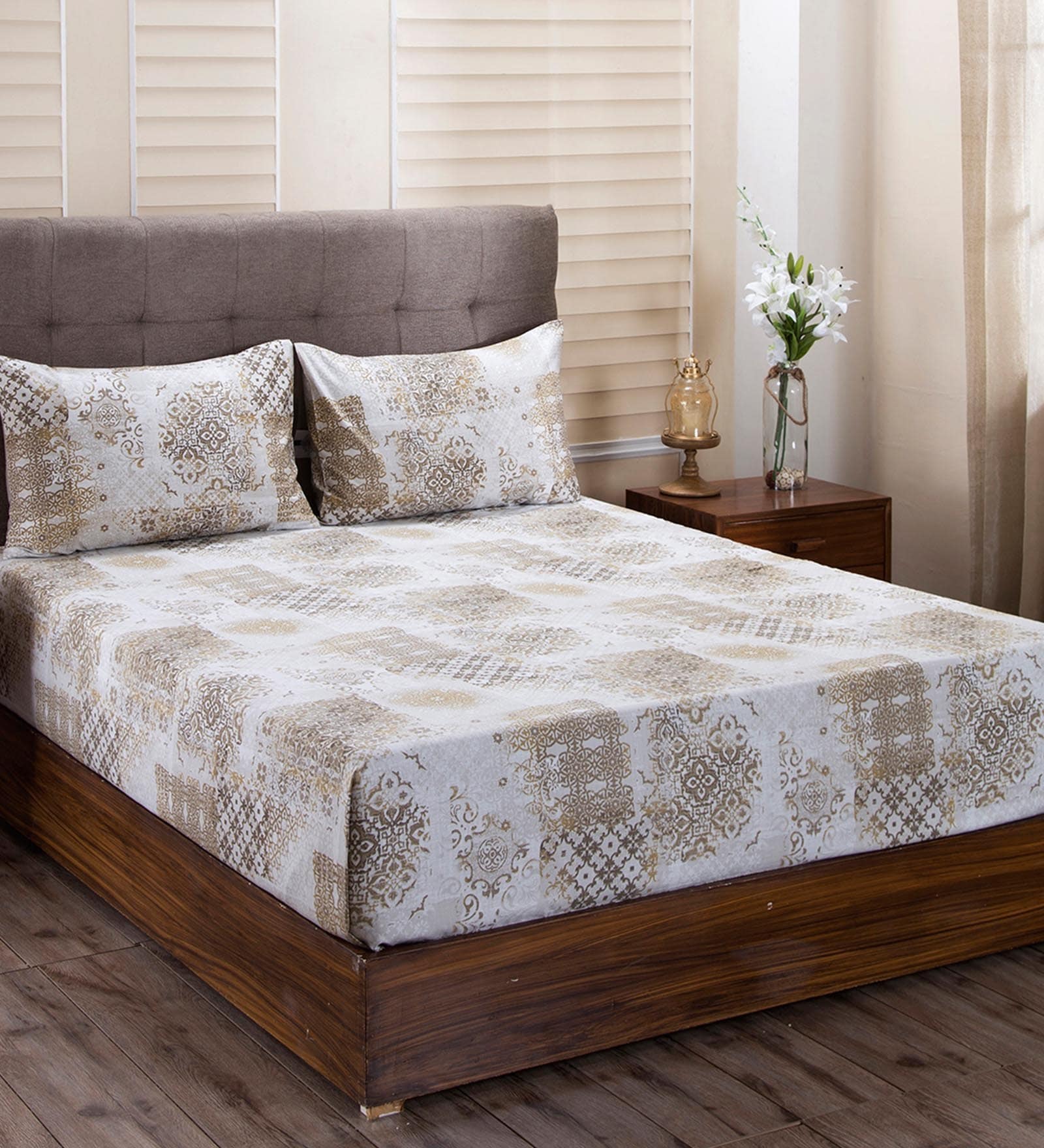 Buy White Abstract 400 TC Cotton 1 Double King Size Bedsheet with 2 ...