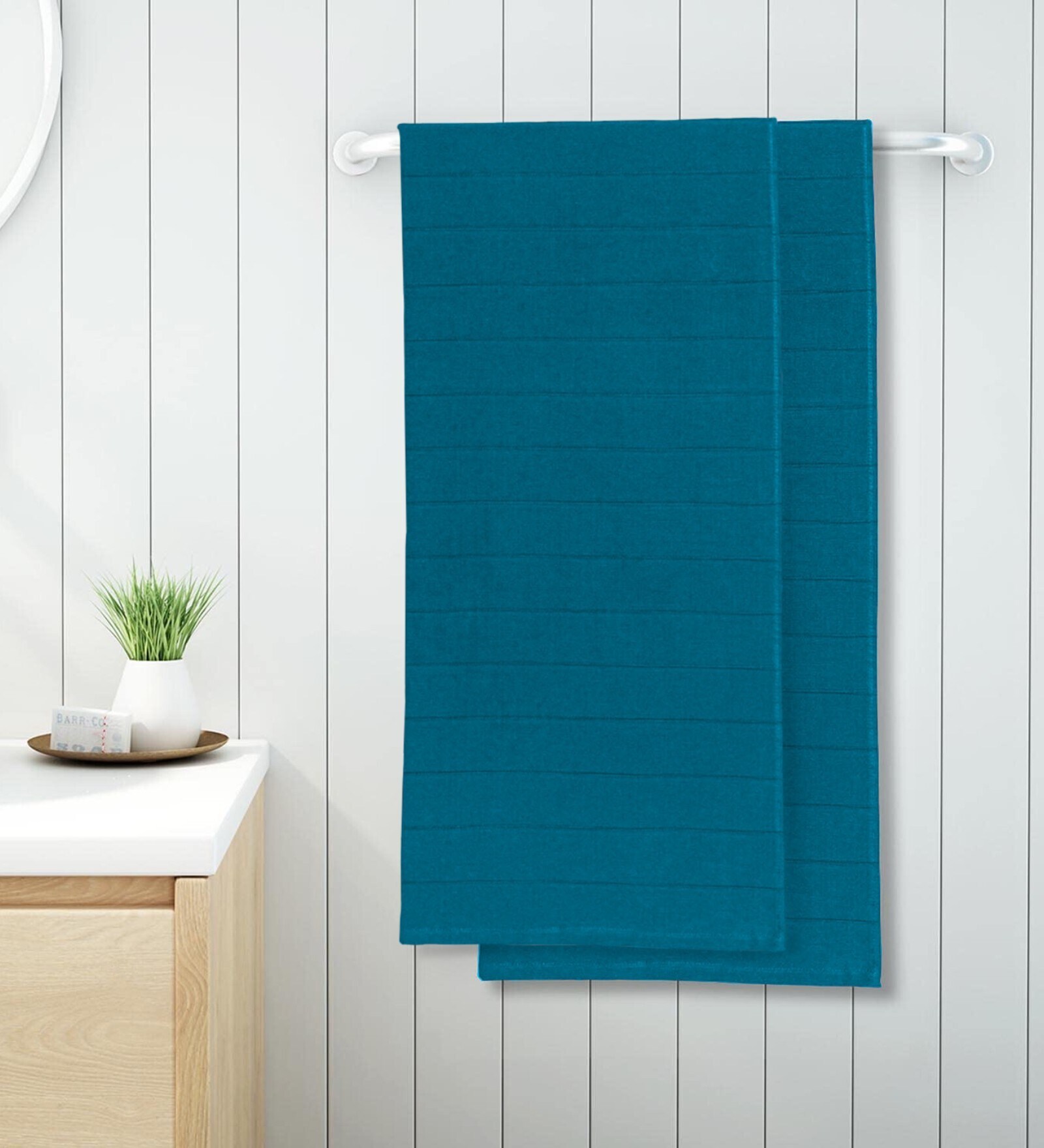 Buy Turquoise Blue Cotton Solid 250 GSM Bath Towels (Set of 2) by ...
